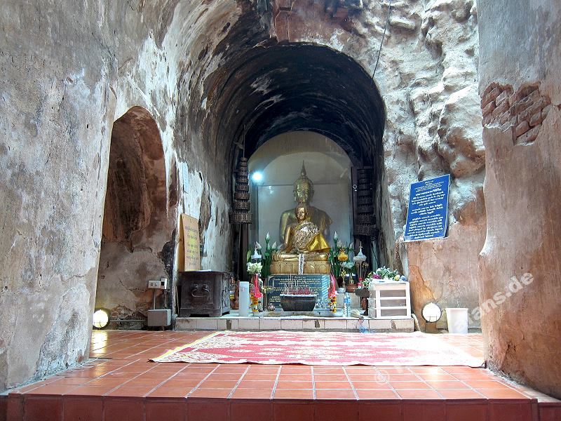 Waldtempel Wat Umong Chiang Mai - Tunnel-Tempel & Meditation Center