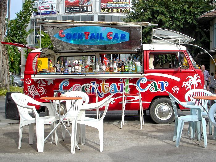 Cocktail Car Pattaya – Kultige Bulli-Bars mit Cocktails