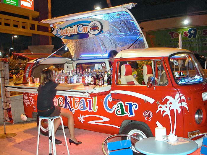 Cocktail Car Pattaya – Kultige Bulli-Bars mit Cocktails